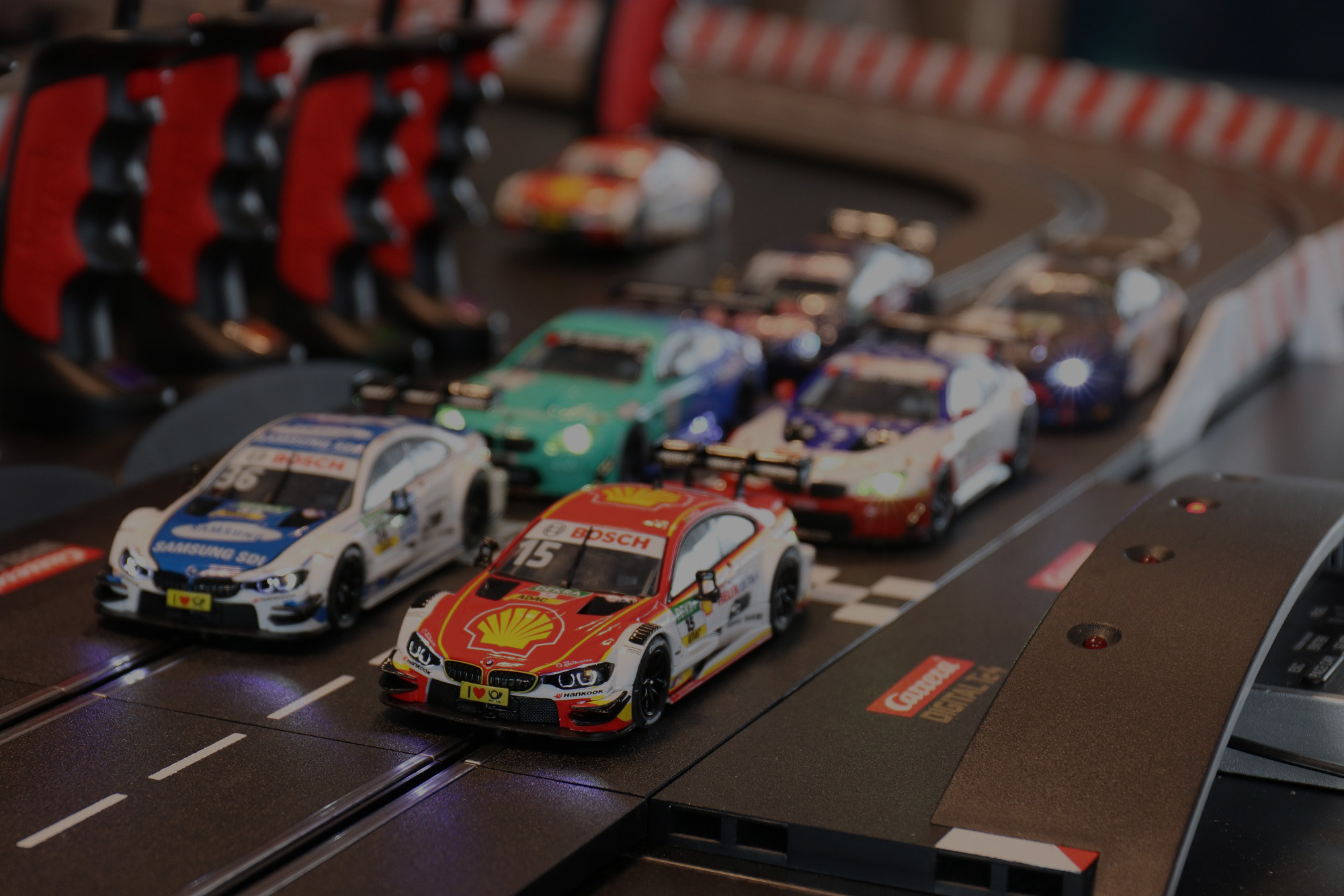 Soluciones de comunicación con Scalextric | Podium Slot